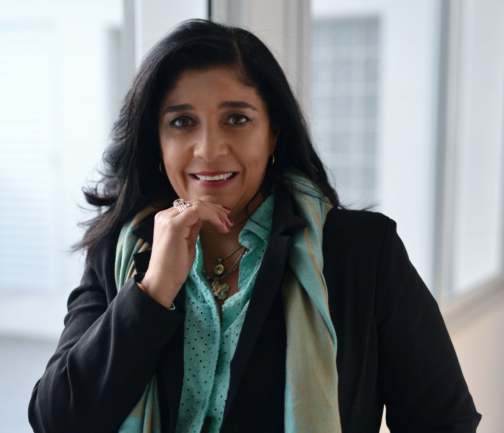 Tres libros para leer a la sombra, según Laura Miranda | Revista Leemos